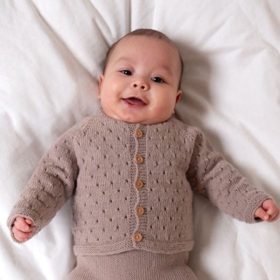 Stickat set Bebisset Madicken - garnpaket i Bluum Soft Merino Ull | Bluum